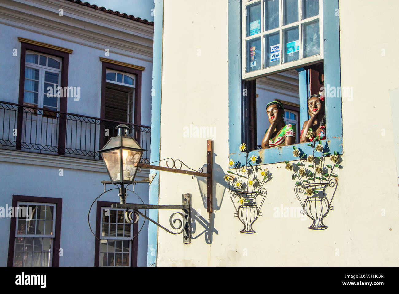 Loveseats plaster hi-res stock photography and images - Alamy