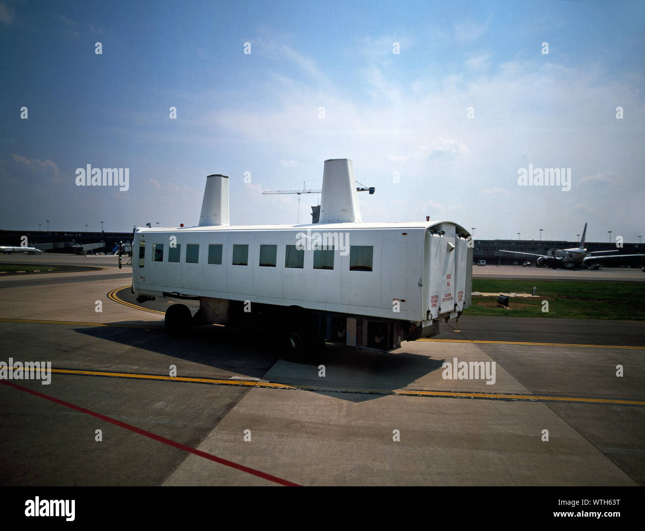 Dulles international airport terminal hi-res stock photography and ...