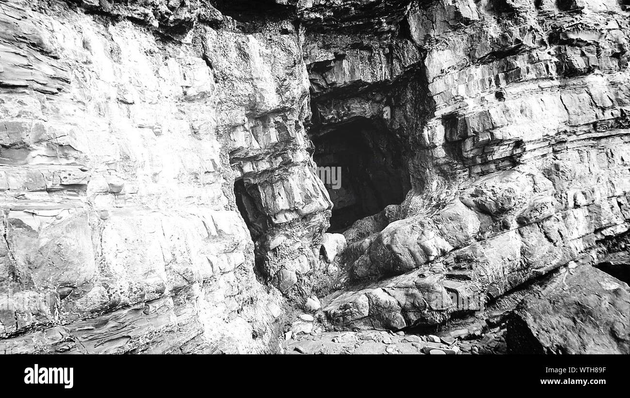 Cave rock pattern hi-res stock photography and images - Alamy