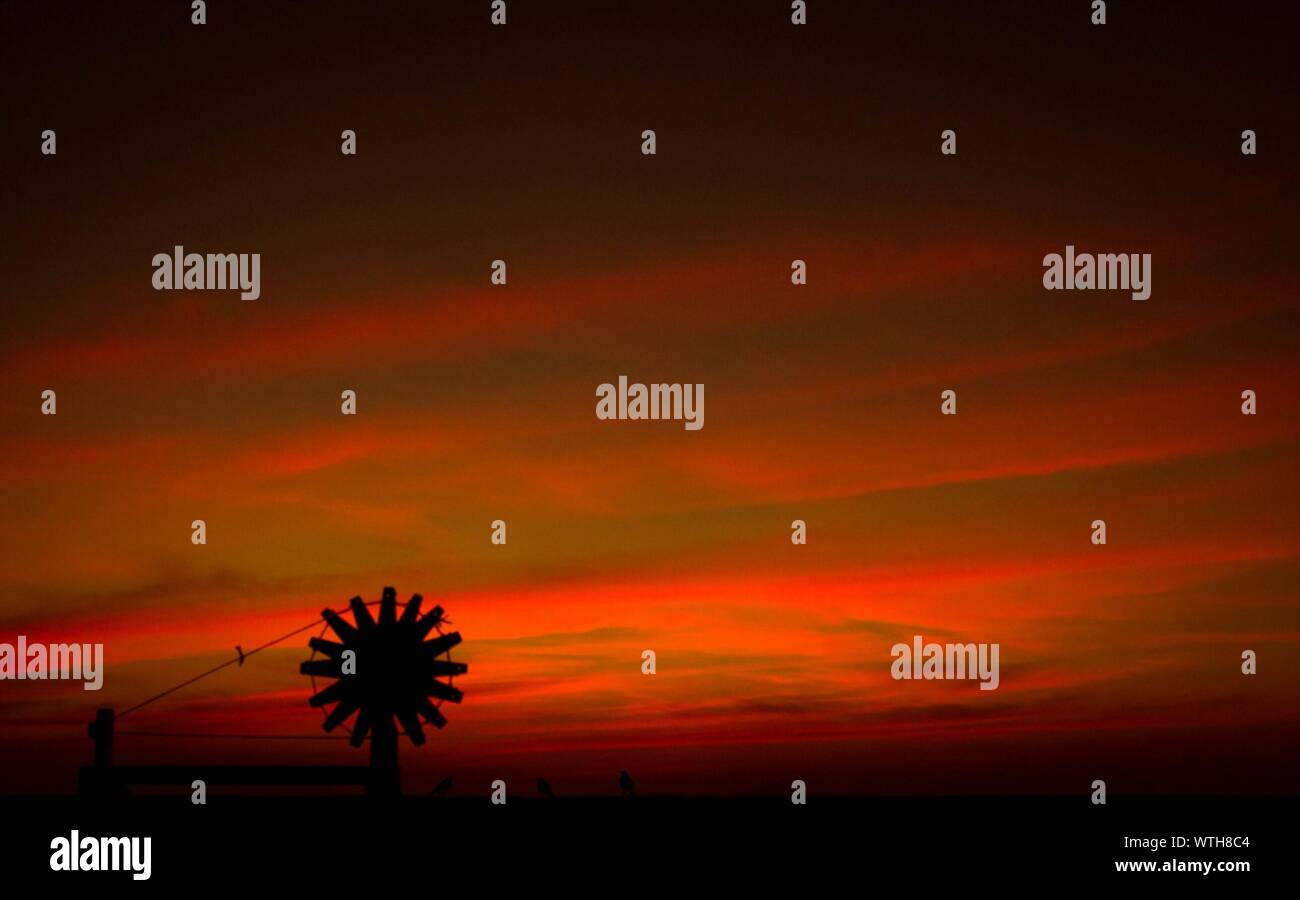 Spinning color wheel hi-res stock photography and images - Alamy