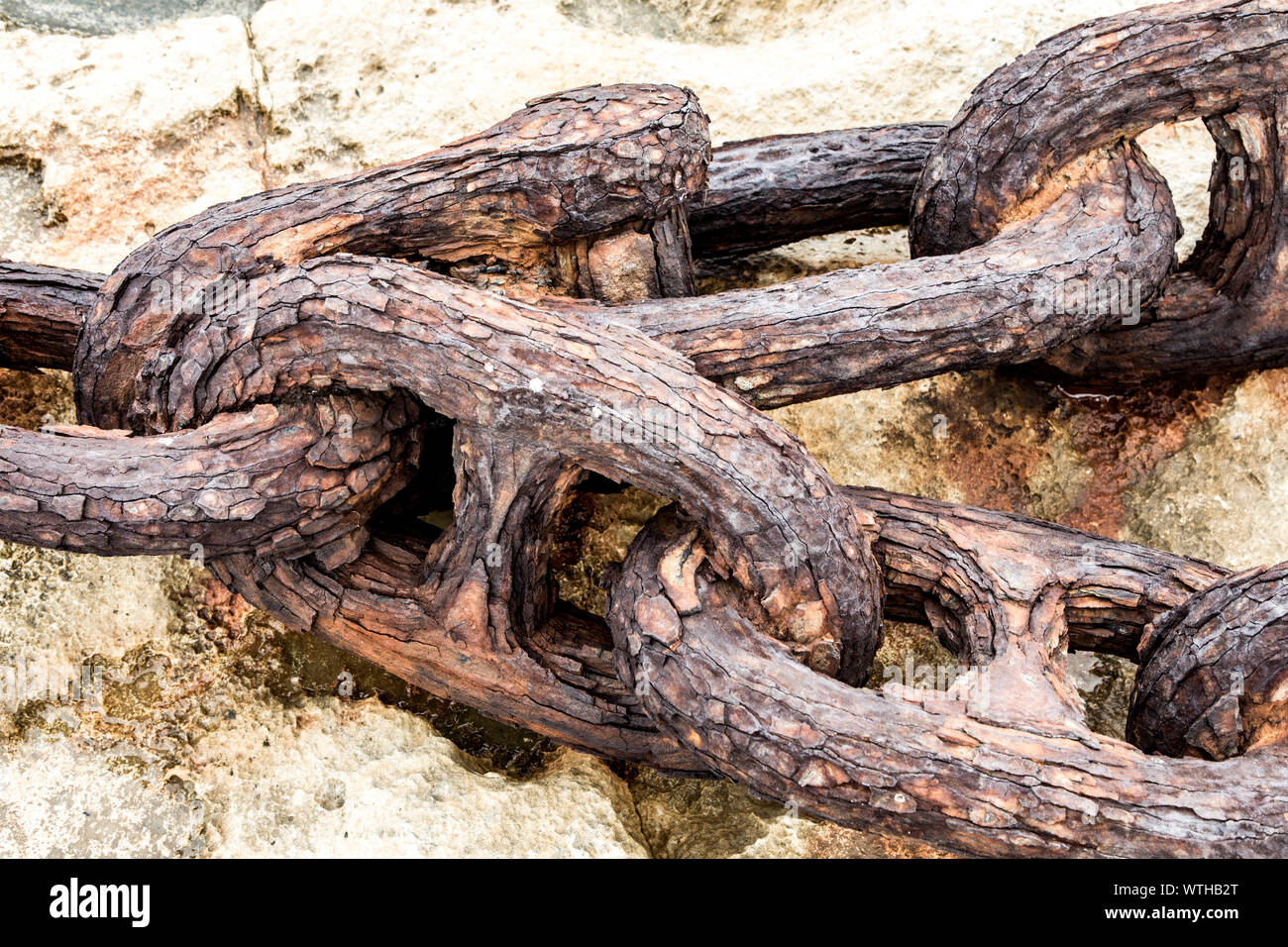 Heavy iron chains hi-res stock photography and images - Alamy
