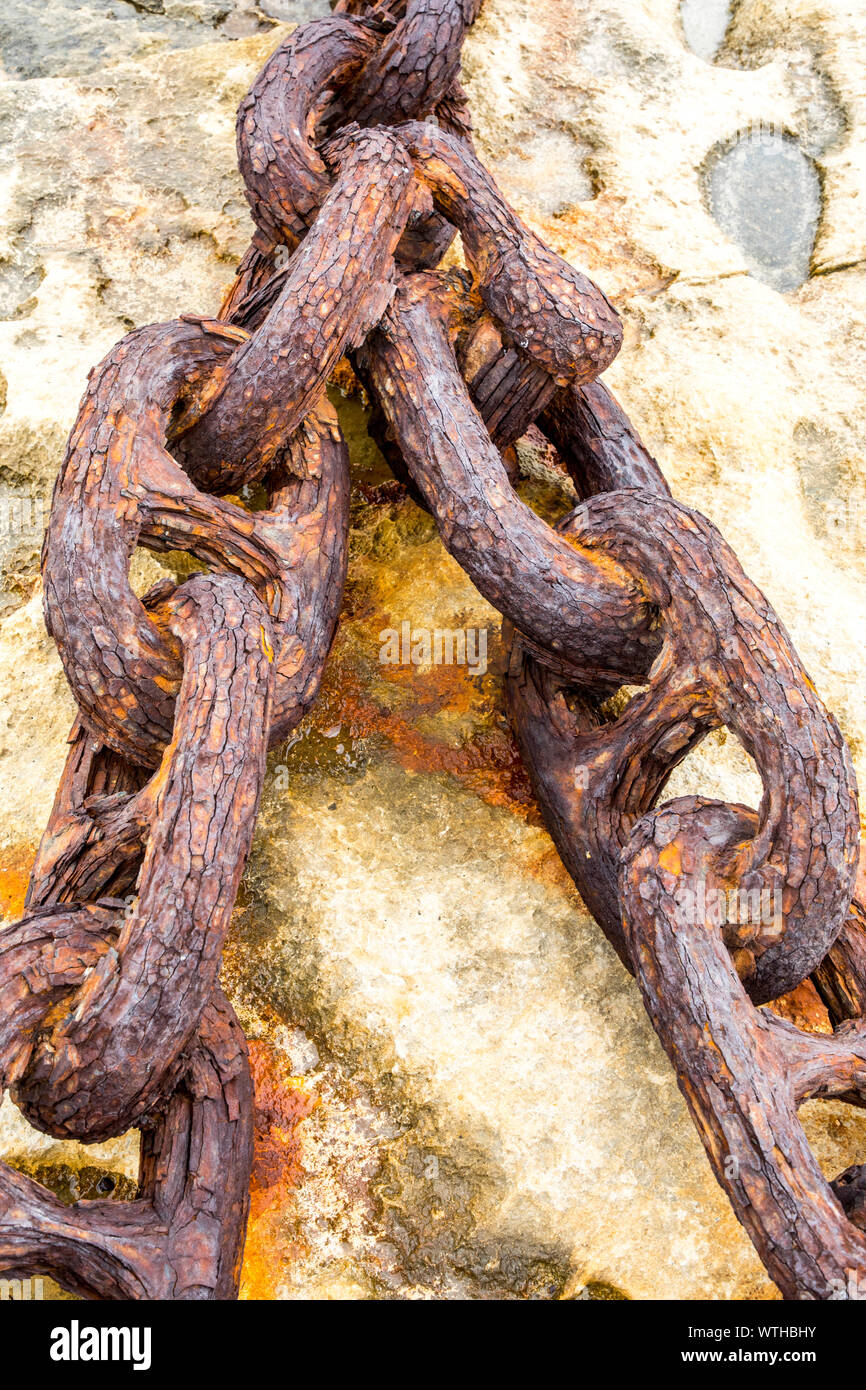 Heavy iron chains hi-res stock photography and images - Alamy