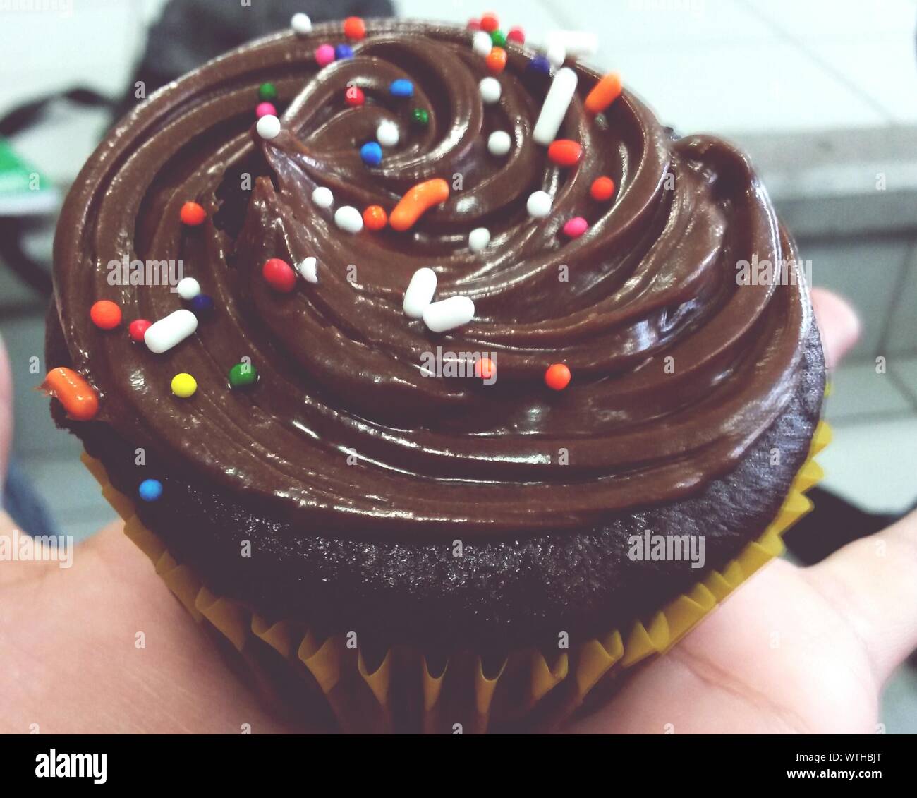 Sprinkles cupcake hi-res stock photography and images - Alamy