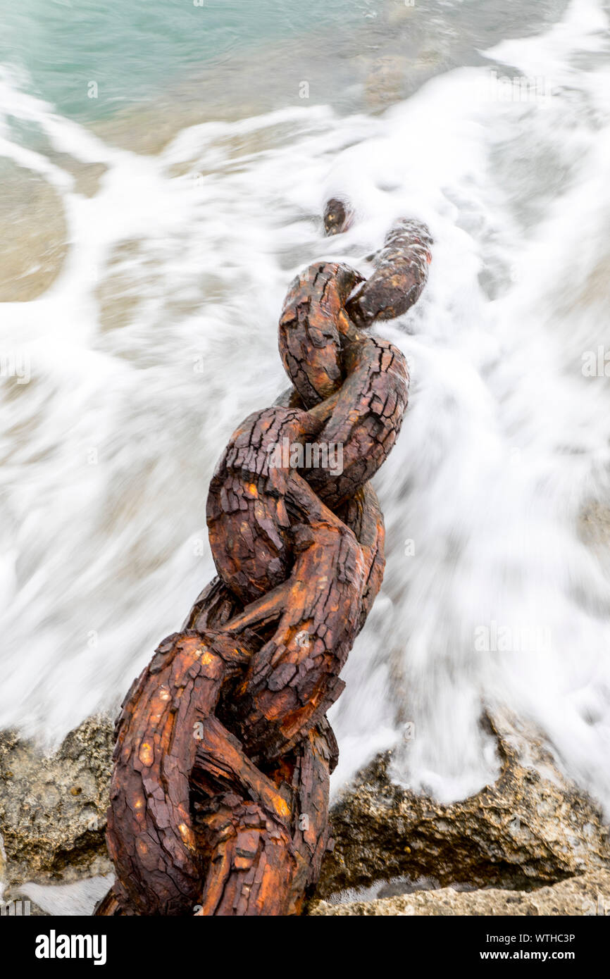 Heavy, heavily rusted iron chains Stock Photo - Alamy