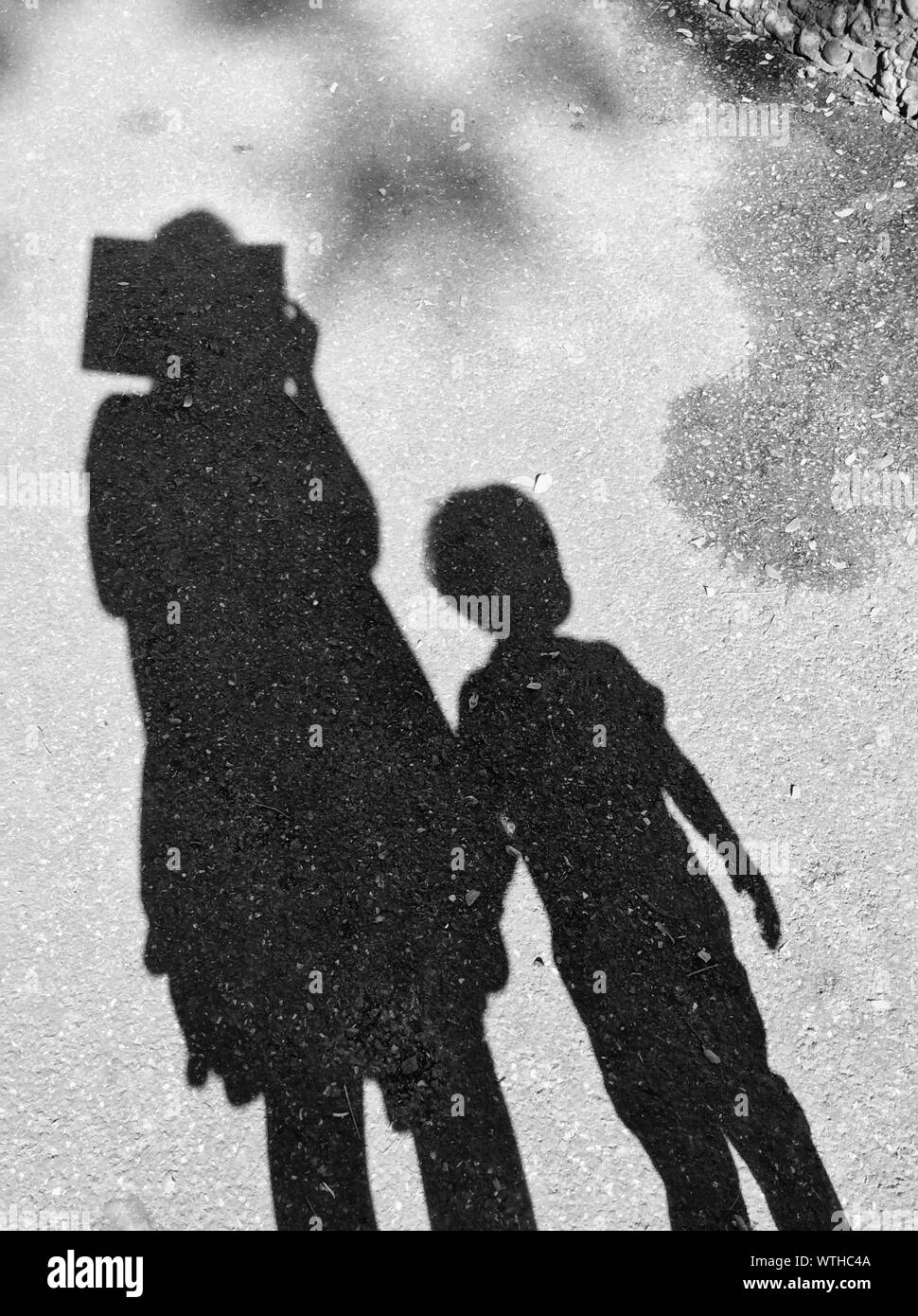 Shadow child silhouette hi-res stock photography and images - Alamy