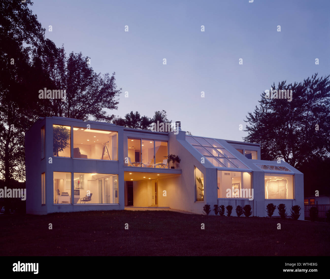 Modern house in northern Virginia Stock Photo - Alamy