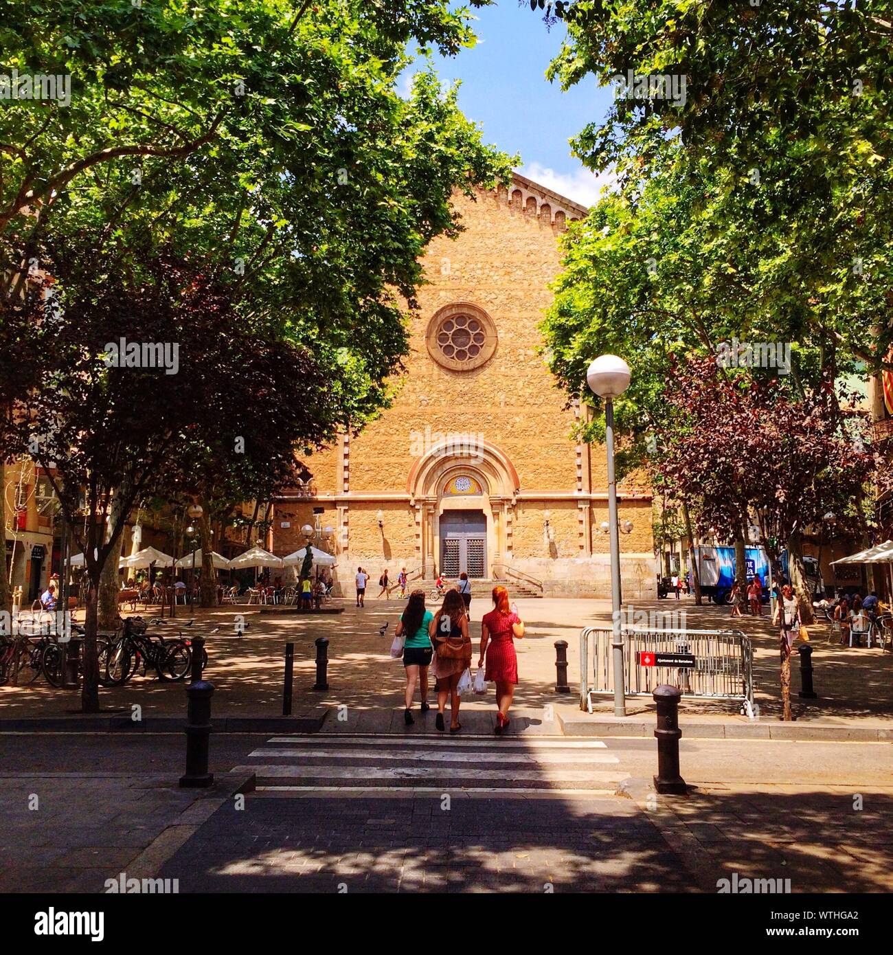 Building exterior architecture place of worship walking christianity hi ...
