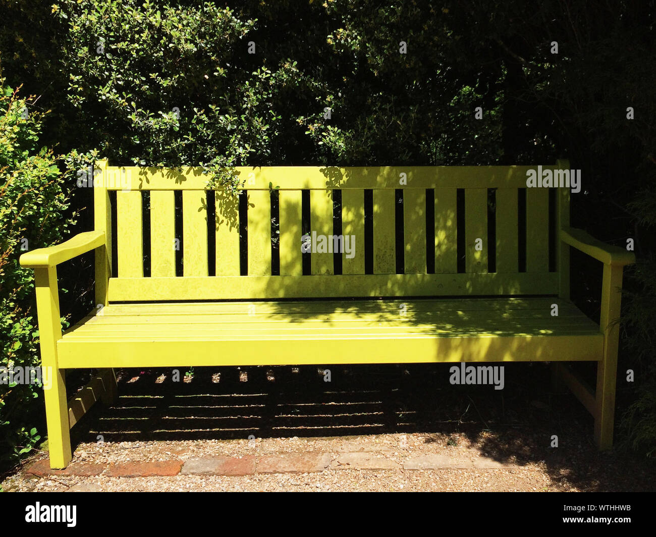 Yellow bench hi-res stock photography and images - Alamy