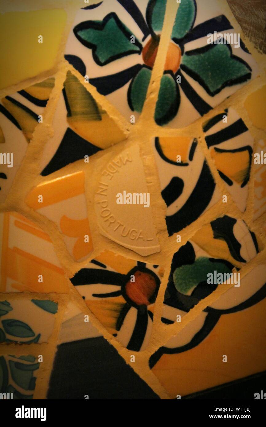 Yellow mosaic hi-res stock photography and images - Alamy