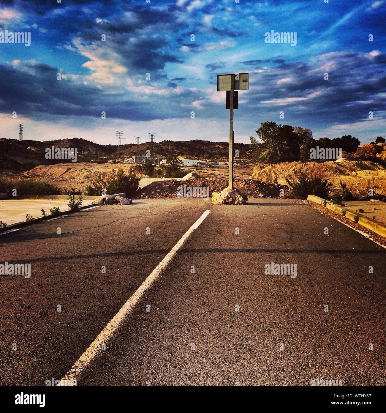 Road incomplete hi-res stock photography and images - Alamy