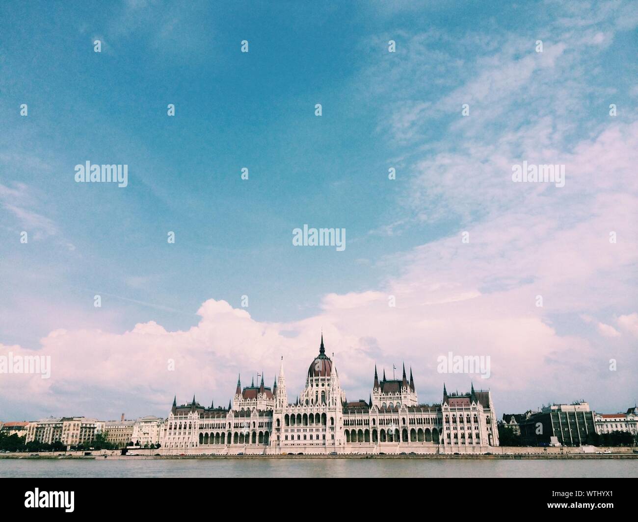 Parliament exterior hi-res stock photography and images - Alamy