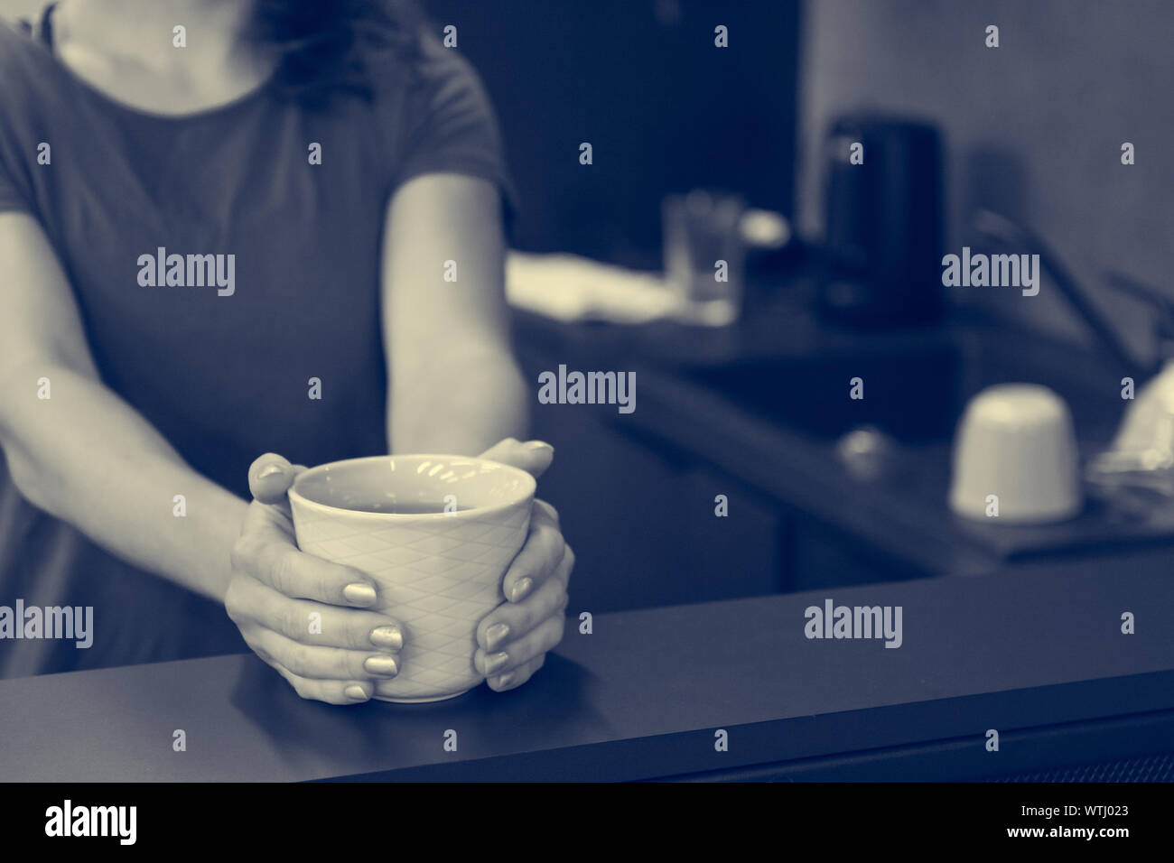 Female bar assistant hi-res stock photography and images - Alamy