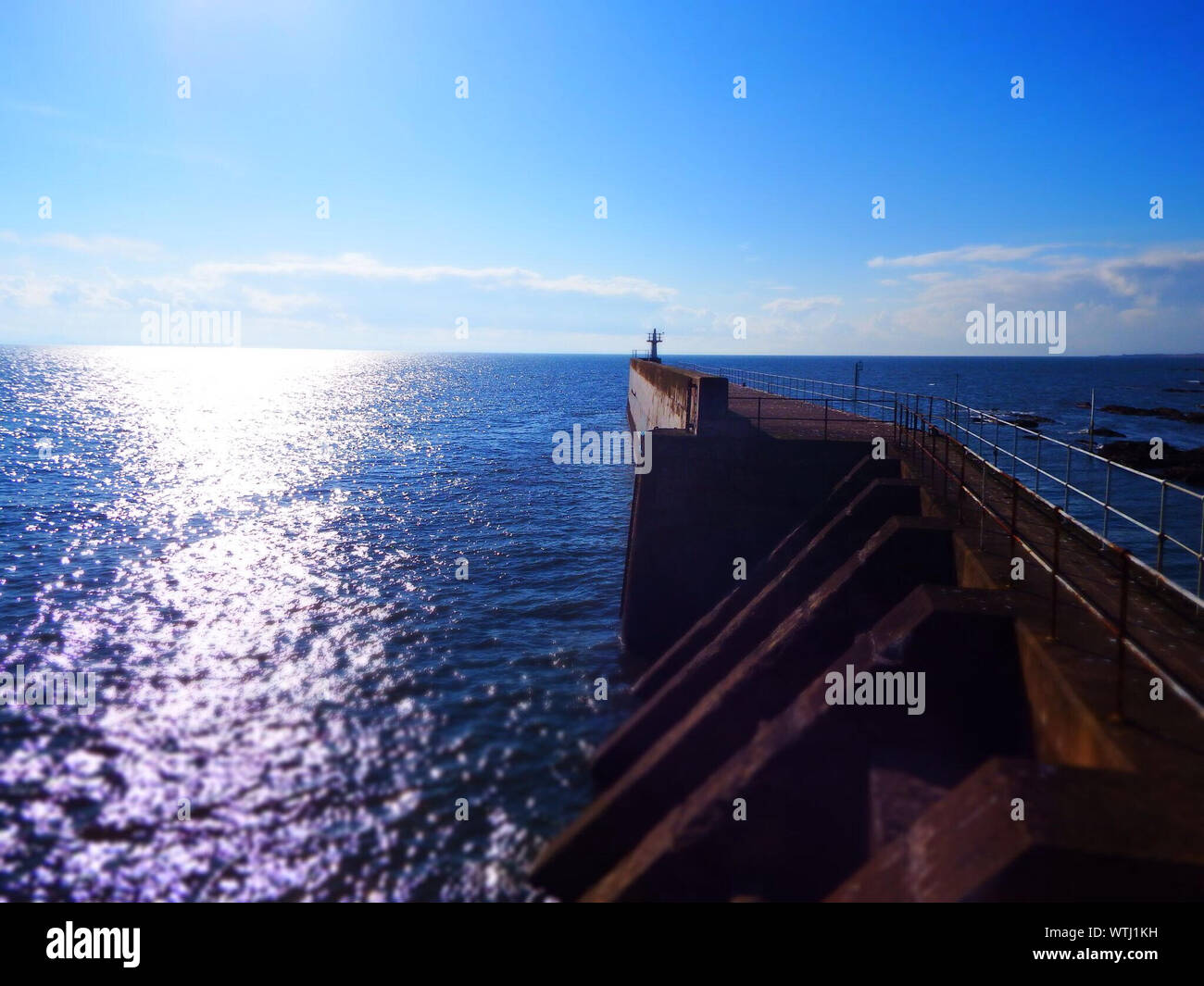 Harbor sea wall hi-res stock photography and images - Alamy