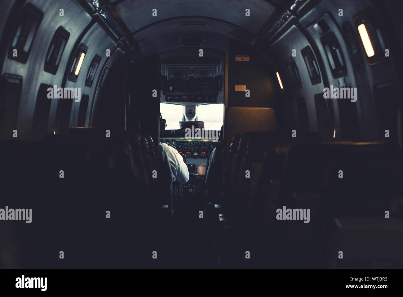 Air vehicle flying mid air transportation hi-res stock photography and ...