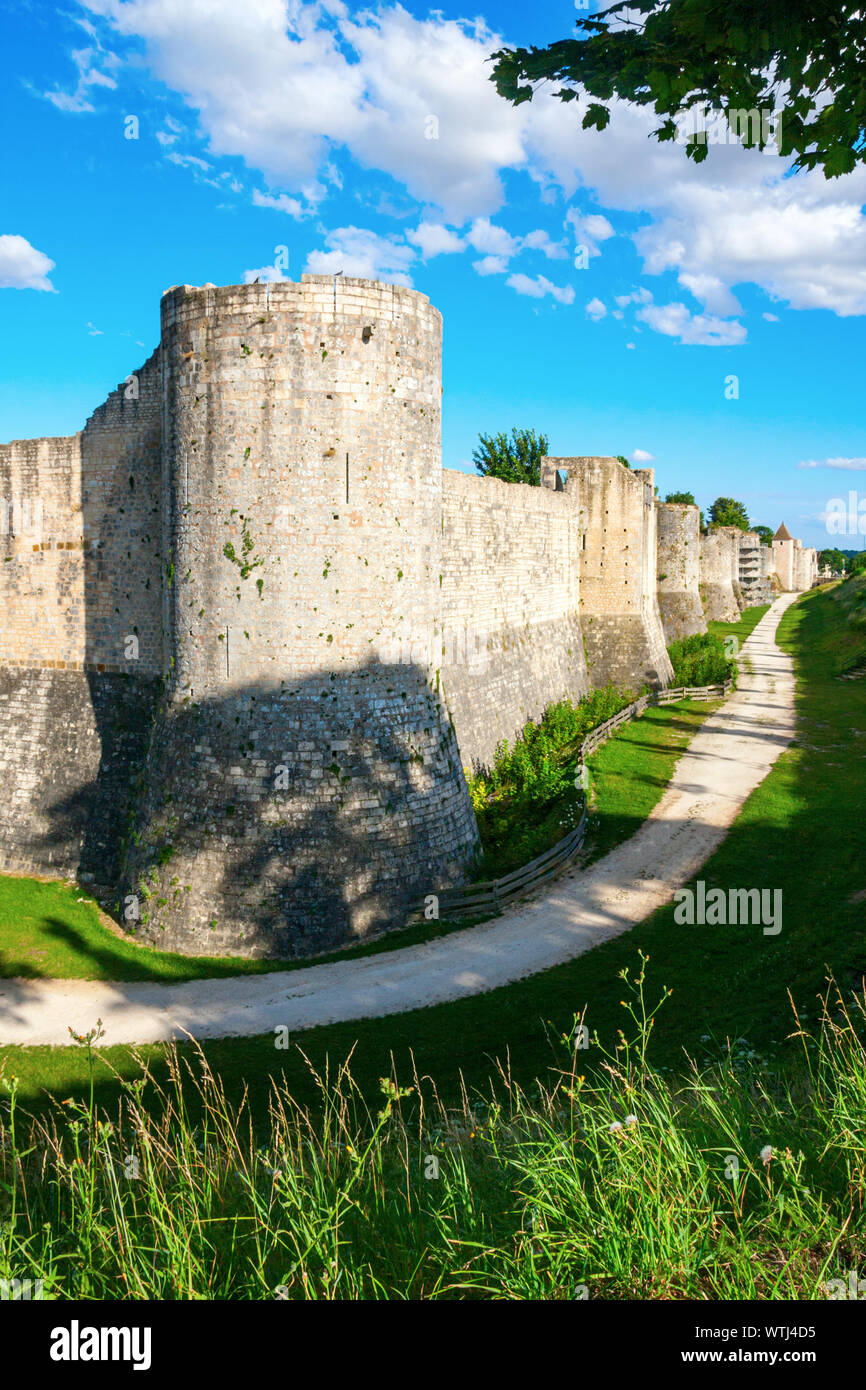 Defensive architecture hi-res stock photography and images - Alamy