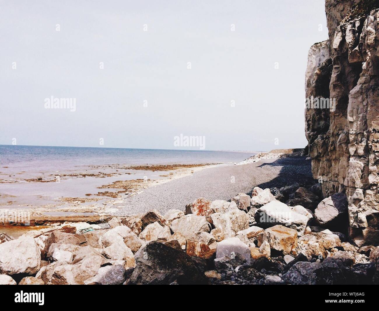 Rubble on beach hi-res stock photography and images - Alamy