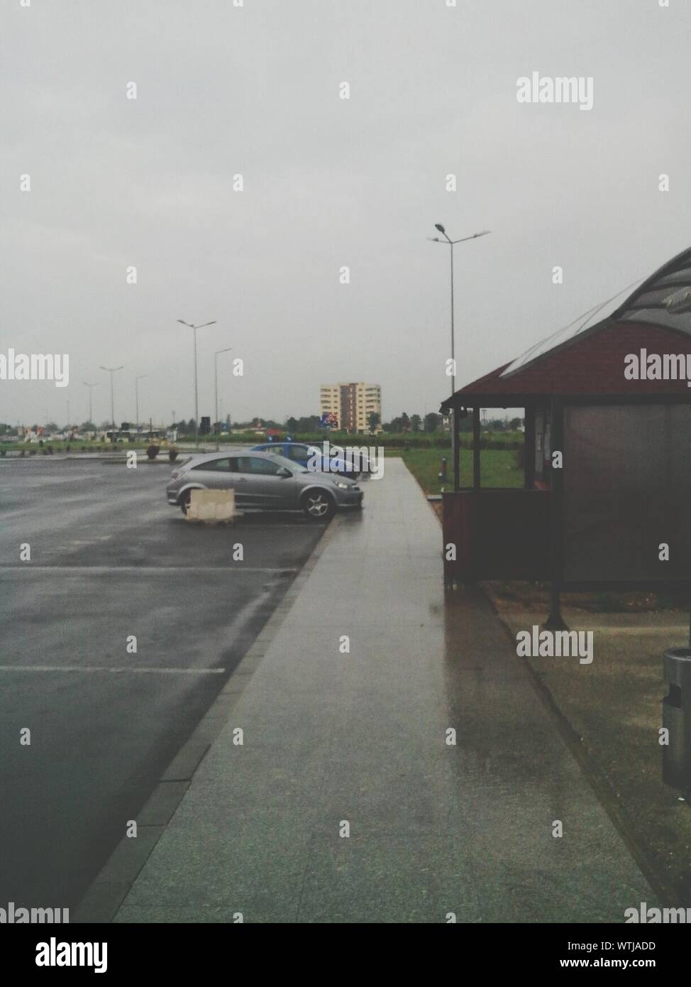 Side view cars hi-res stock photography and images - Alamy