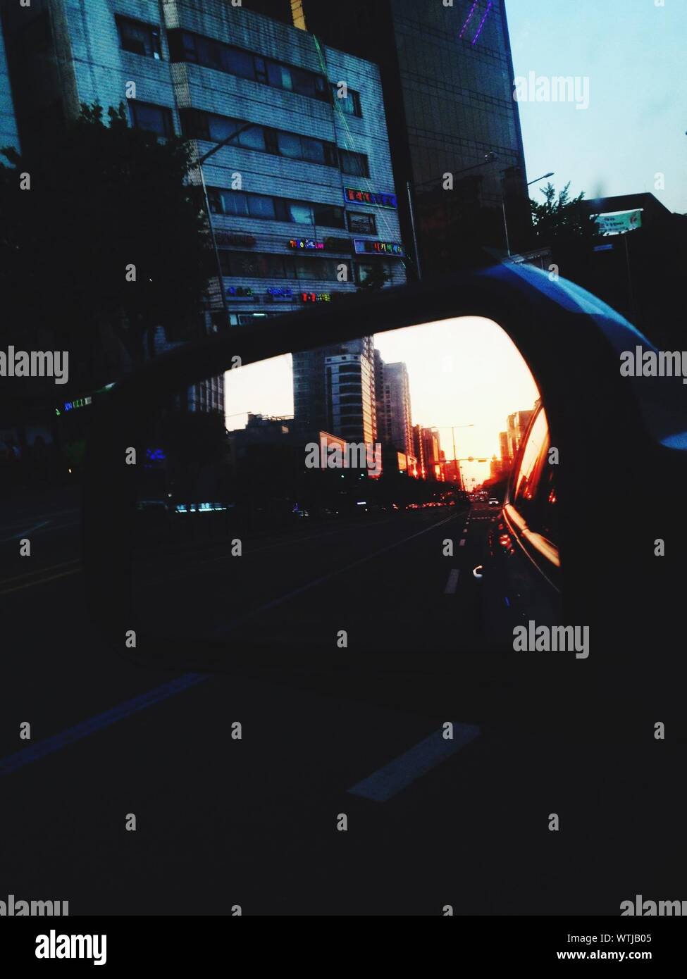 City car side on hi-res stock photography and images - Alamy