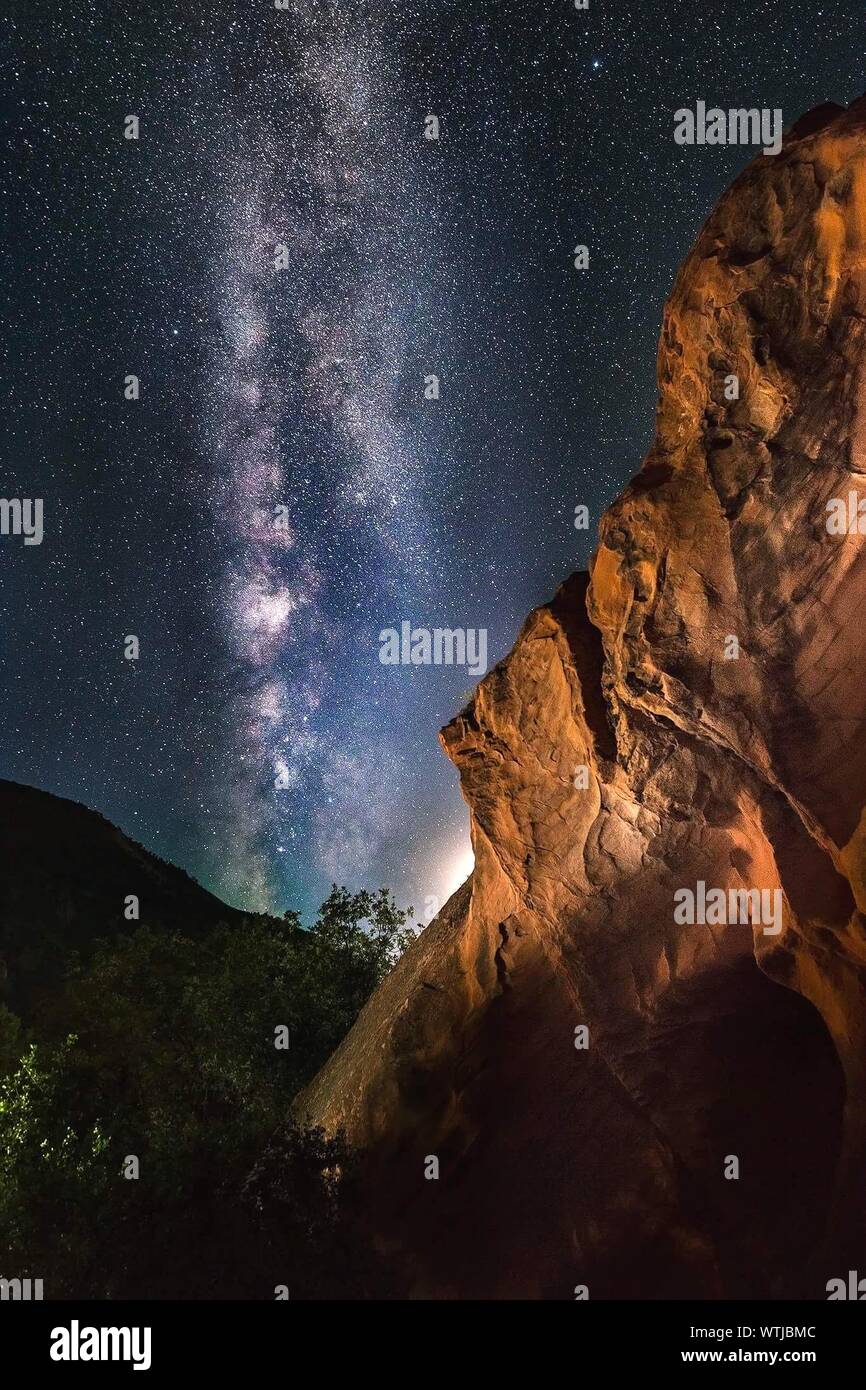 Utah night sky rock hi-res stock photography and images - Alamy