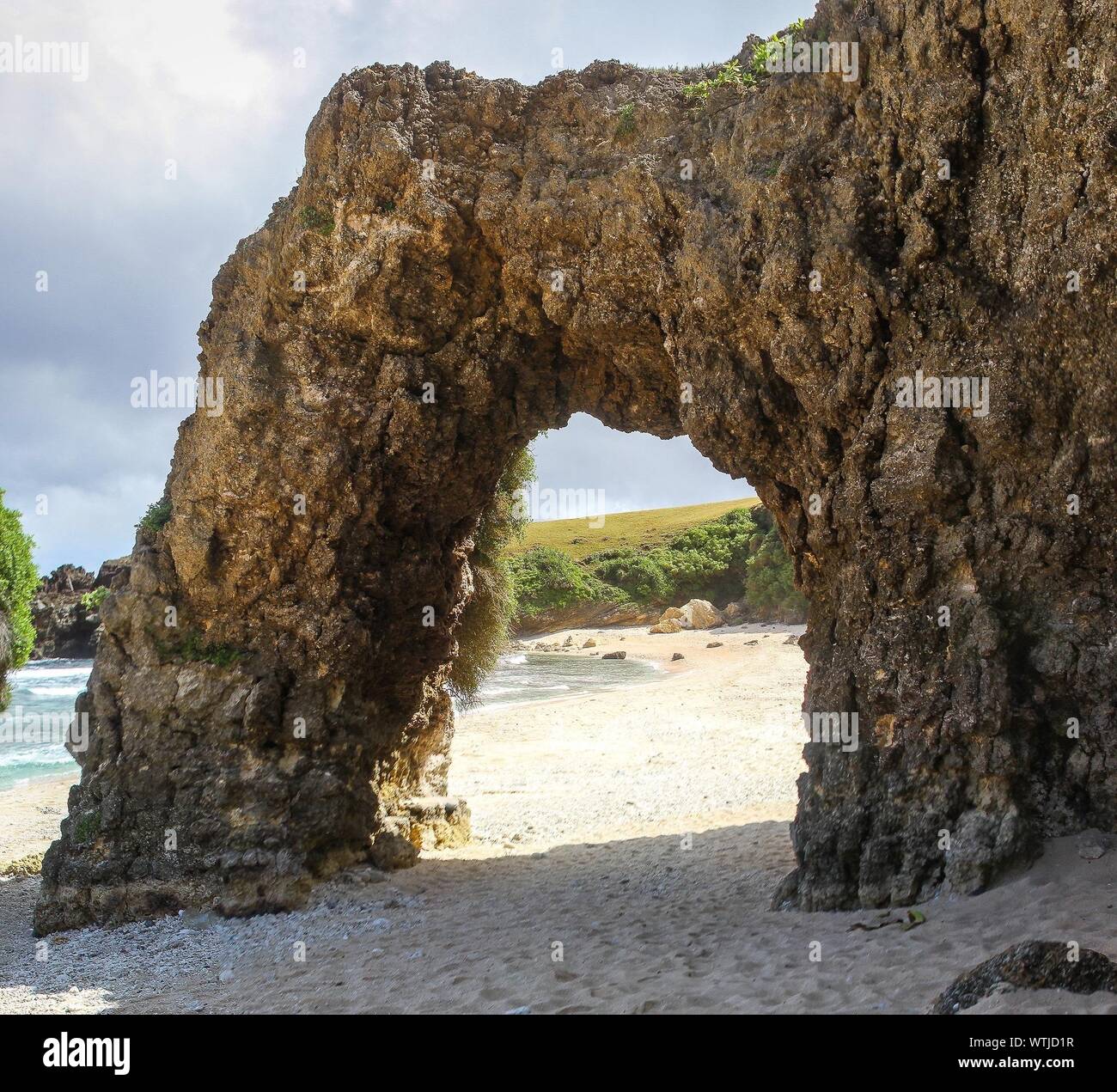 Arch beach view hi-res stock photography and images - Alamy