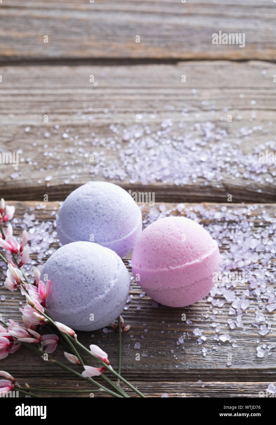Bath bombs hi-res stock photography and images - Alamy