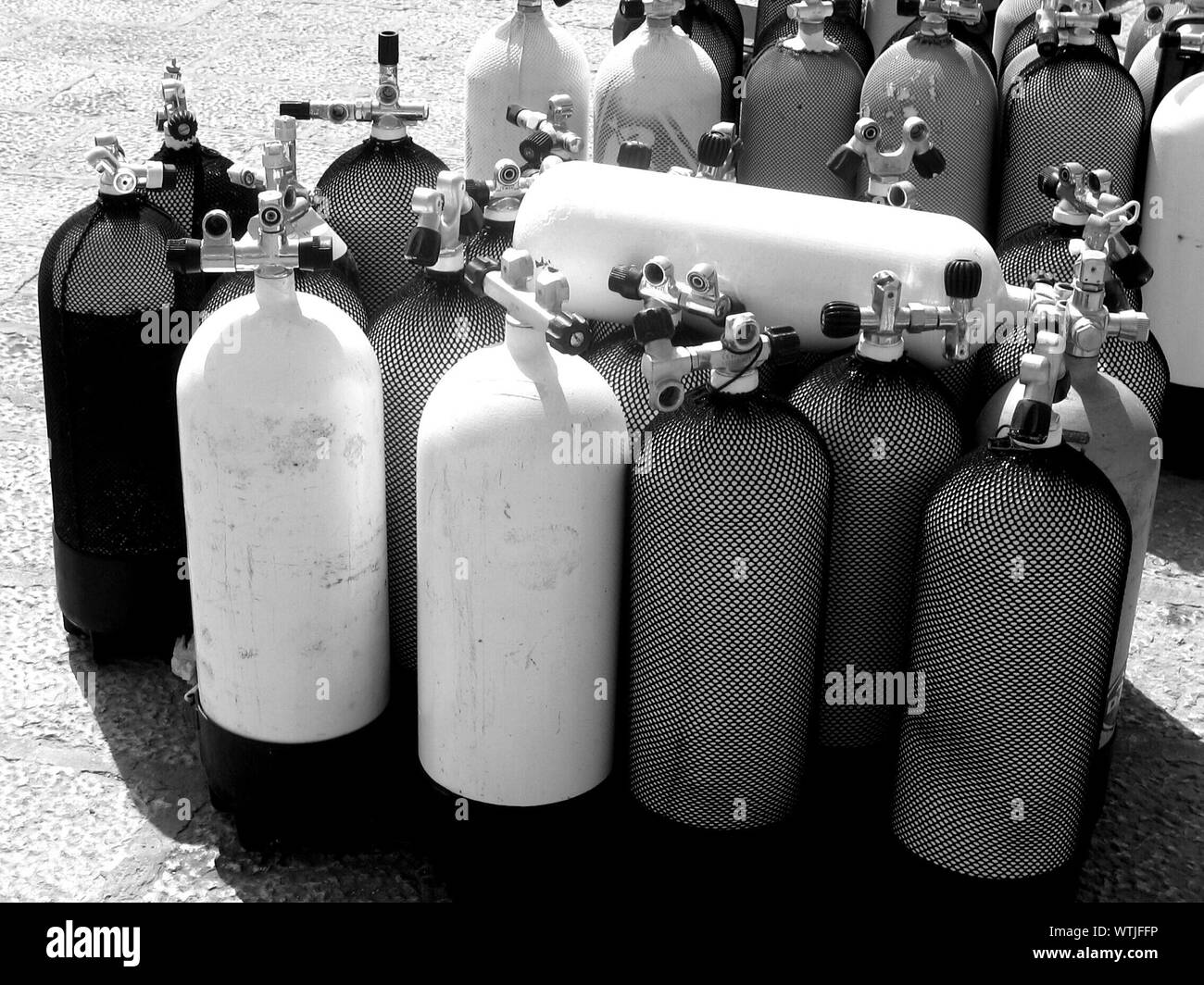 Oxygen Tank Black and White Stock Photos & Images - Alamy