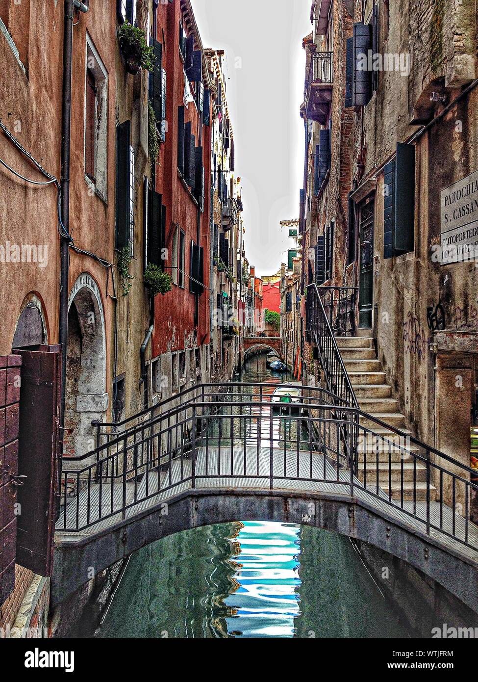 Perspective old architecture hi-res stock photography and images - Alamy
