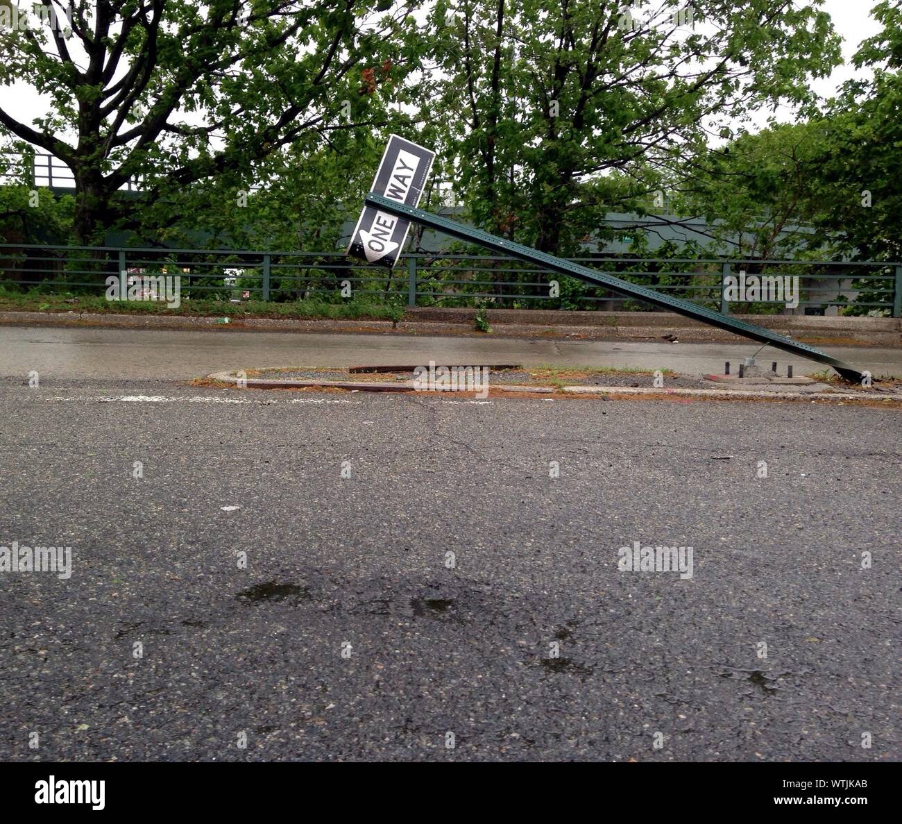 Broken signboard hi-res stock photography and images - Alamy