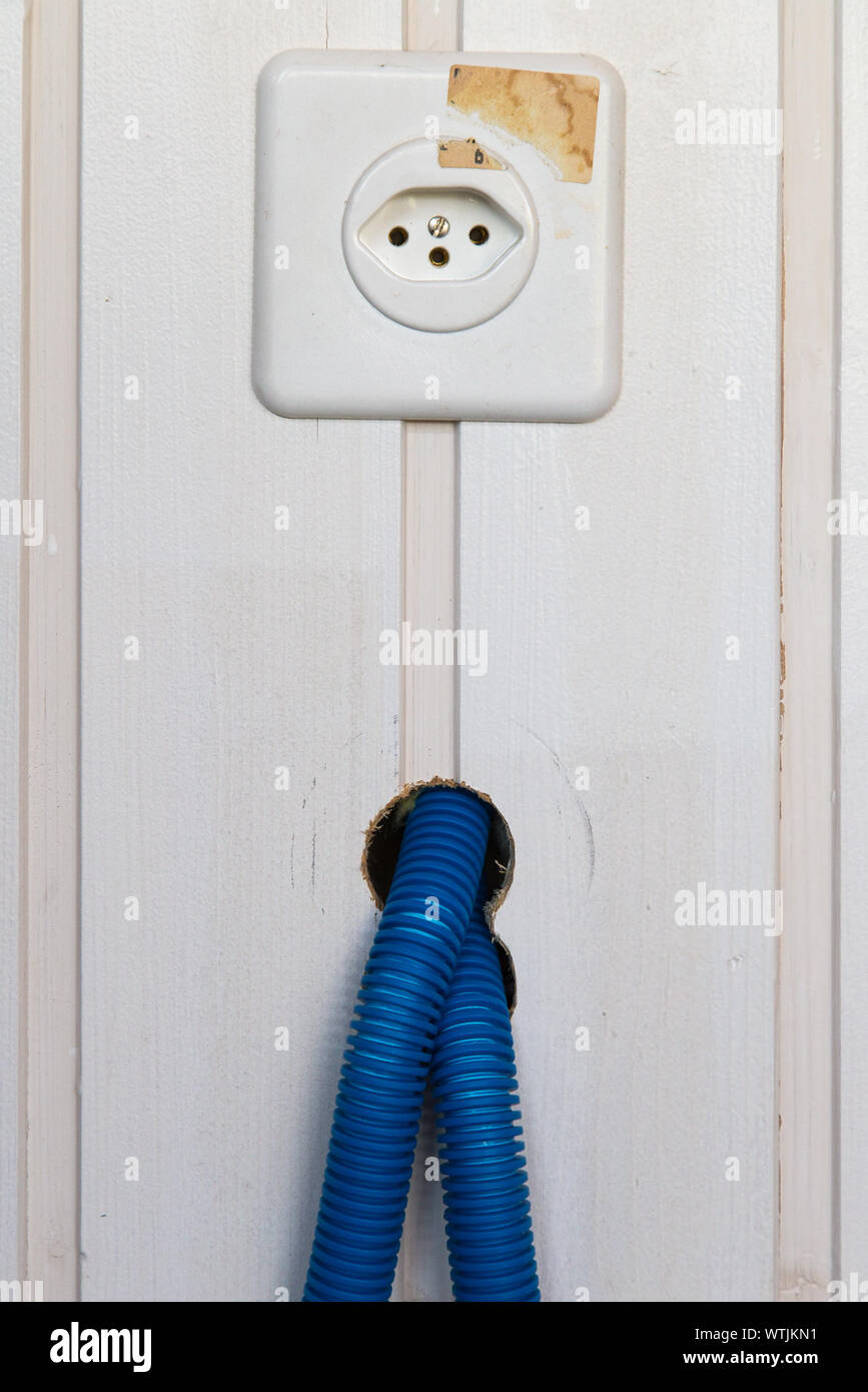 Outlet wires hi-res stock photography and images - Alamy