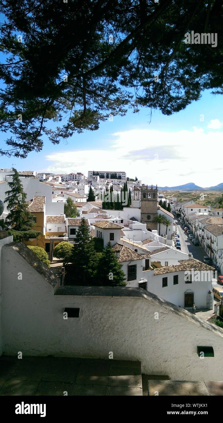 White town buildings hi-res stock photography and images - Alamy