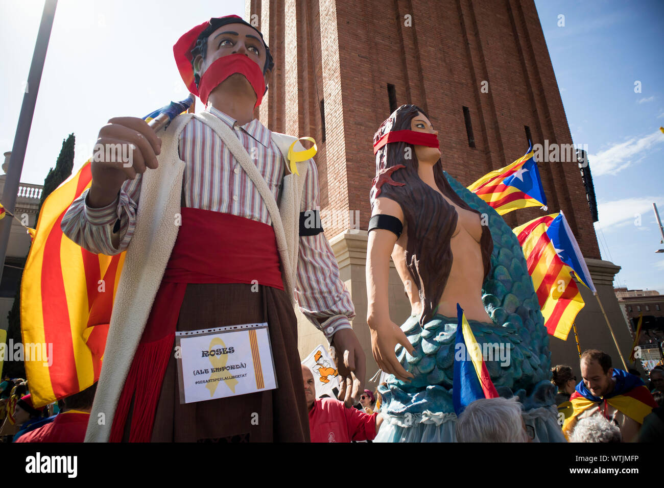 Giant festival puppets spain hi-res stock photography and images - Alamy