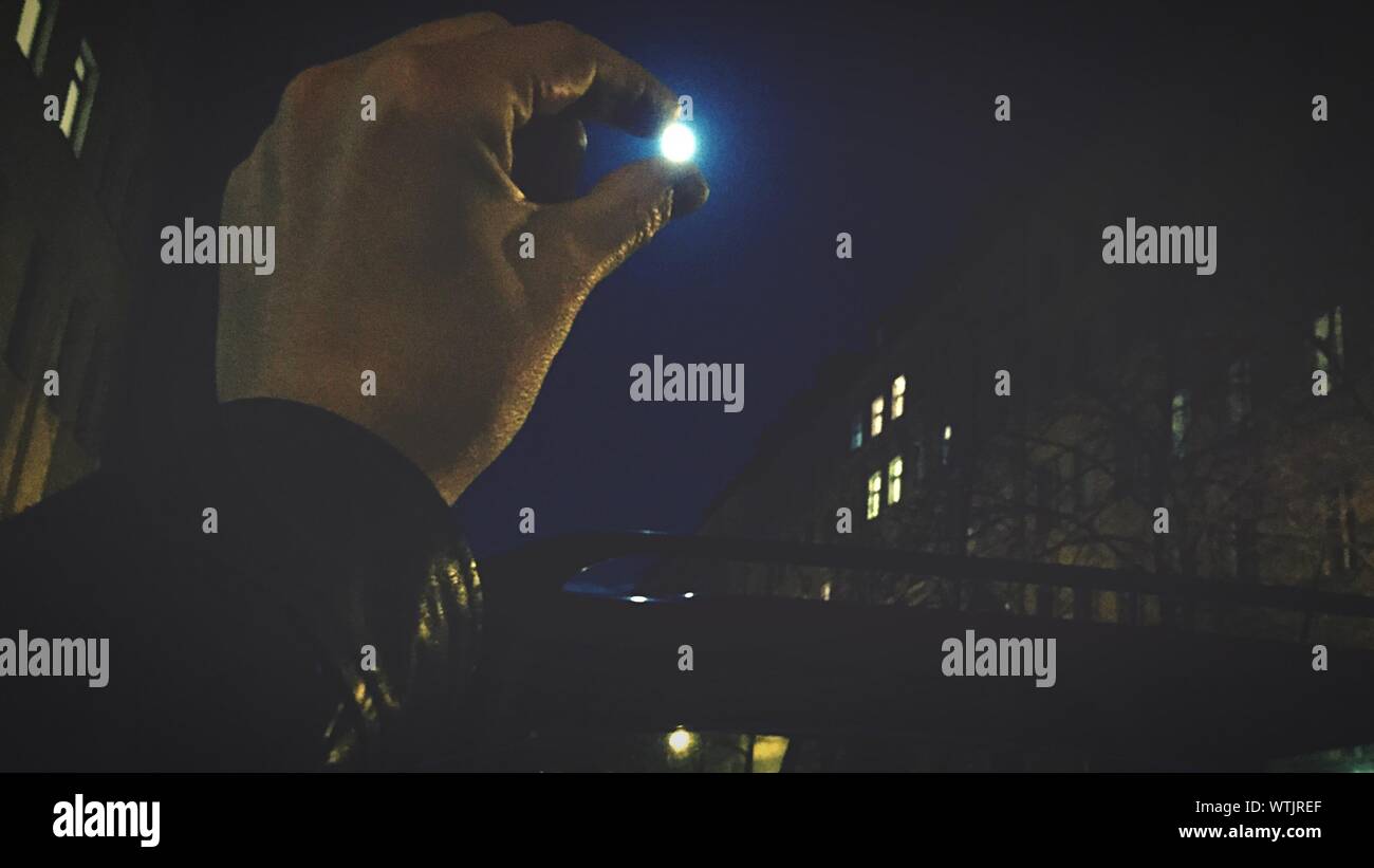 Hand full moon hi-res stock photography and images - Alamy