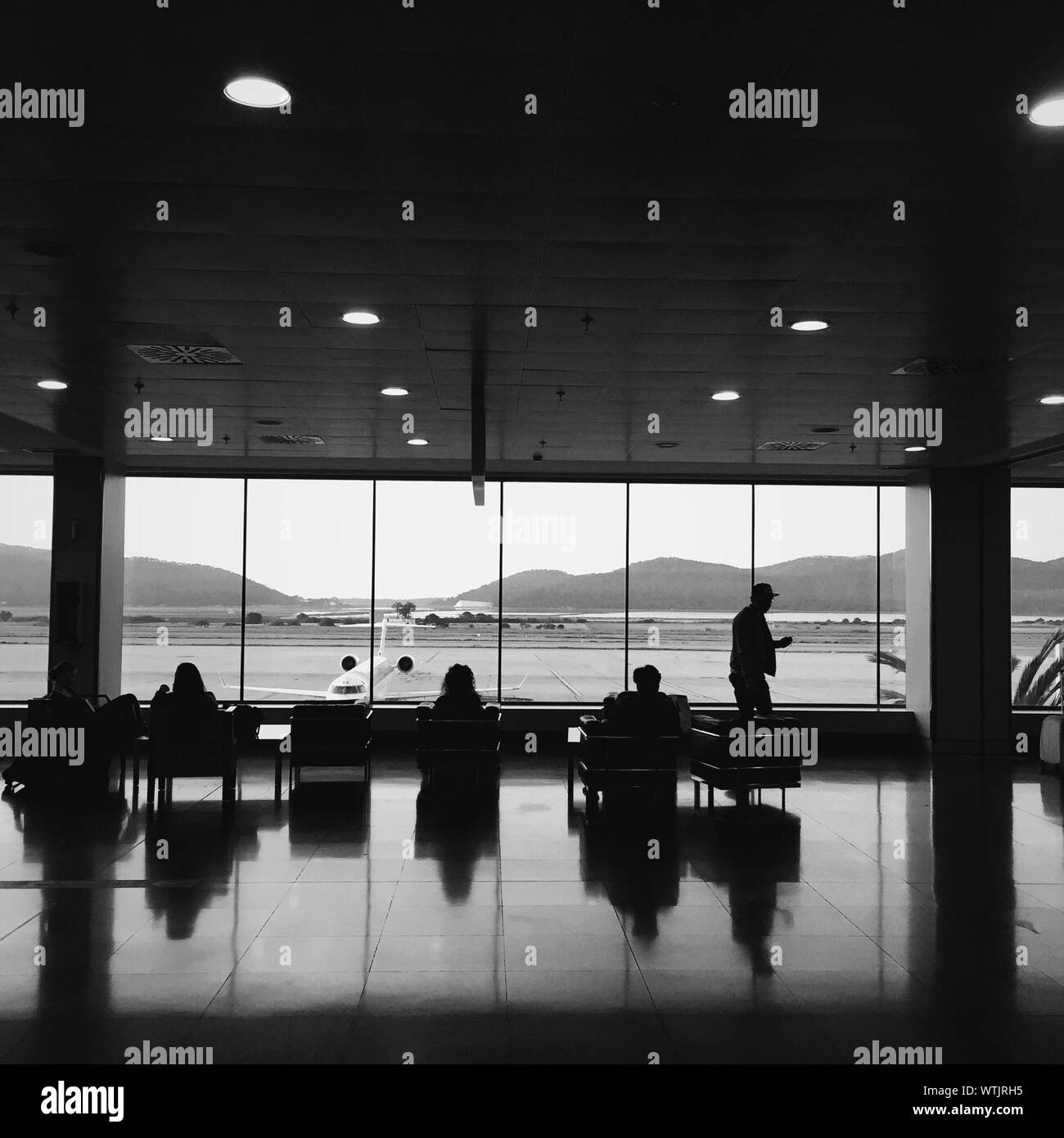 Front glass hi-res stock photography and images - Alamy