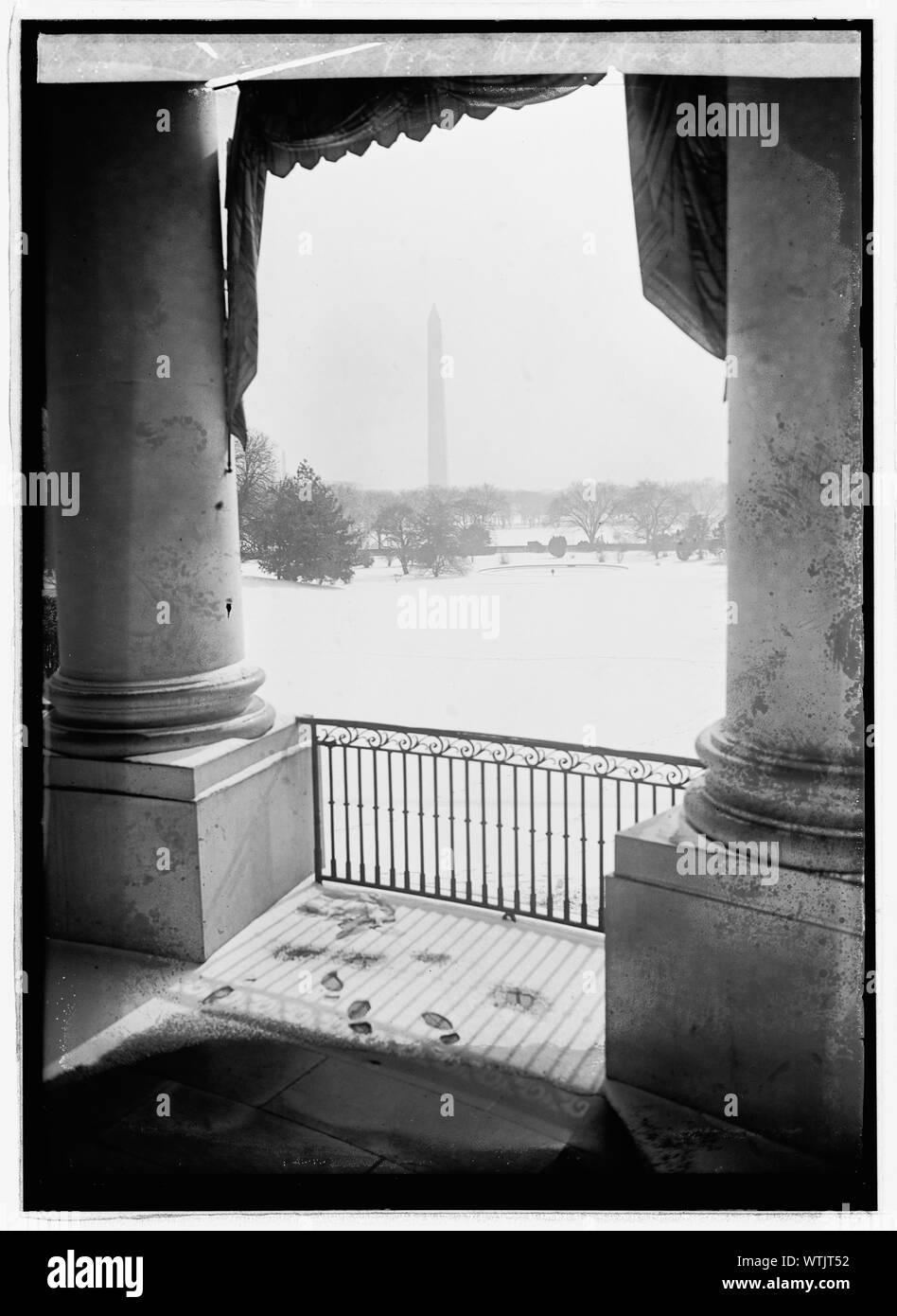 Monument from White House Stock Photo - Alamy