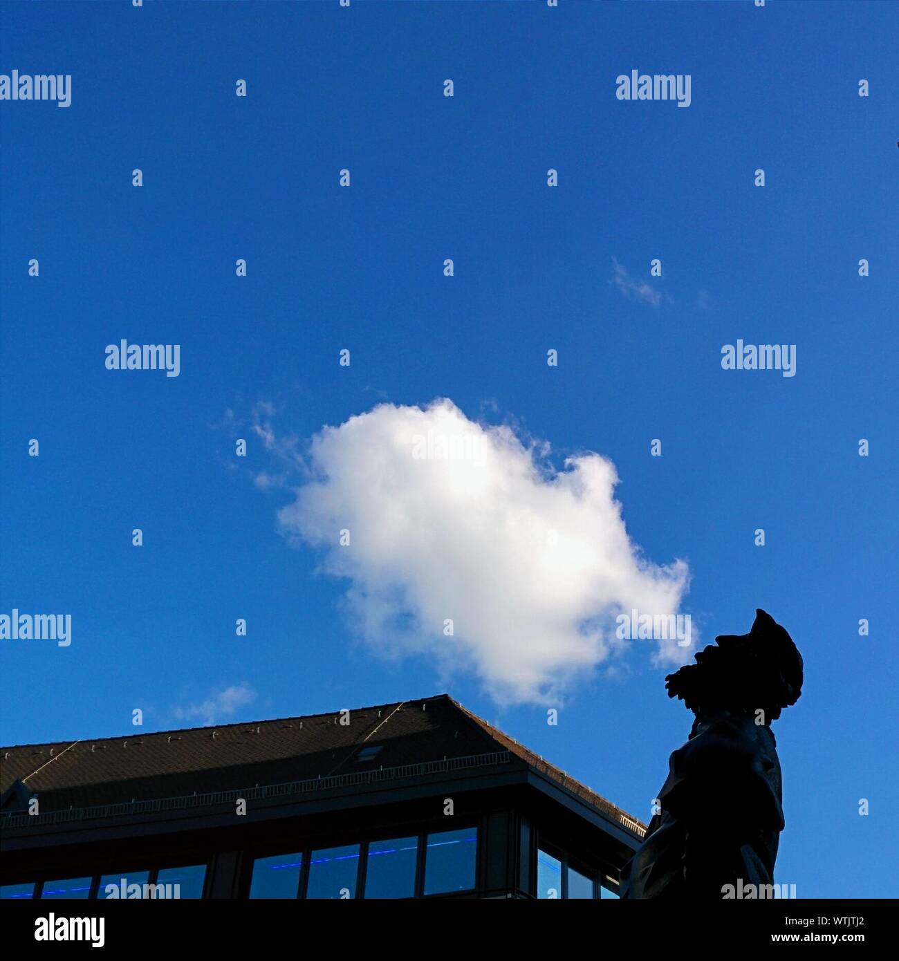 Optical_illusion hi-res stock photography and images - Alamy