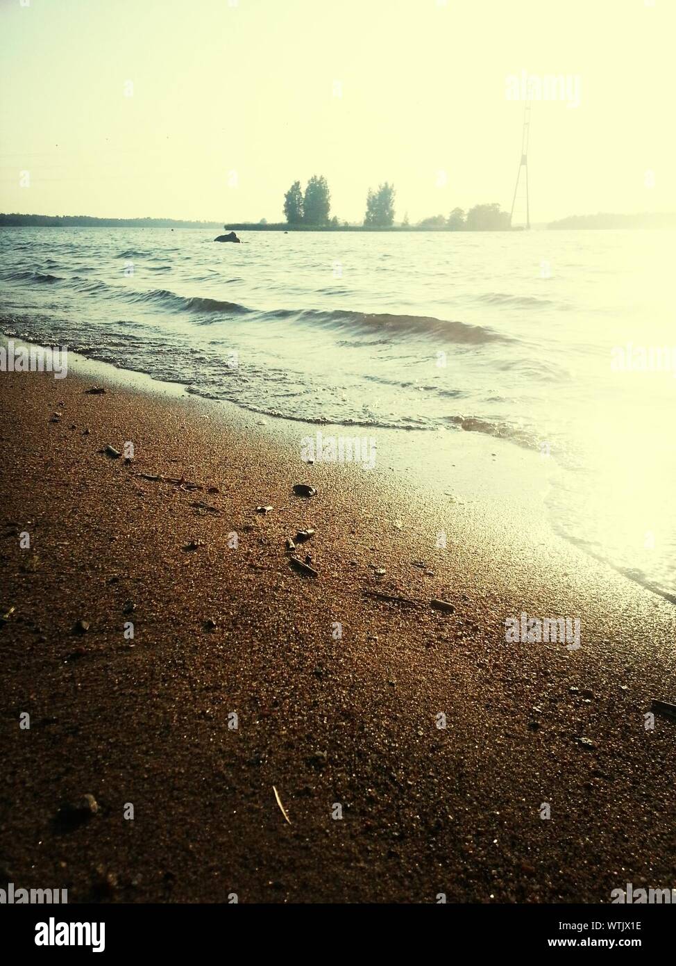 Lakeside land hi-res stock photography and images - Alamy