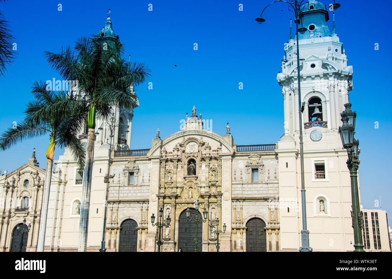 Colonial buildings lima peru hi-res stock photography and images - Alamy