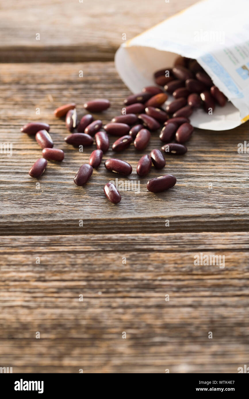 Packet of bean seeds hi-res stock photography and images - Alamy