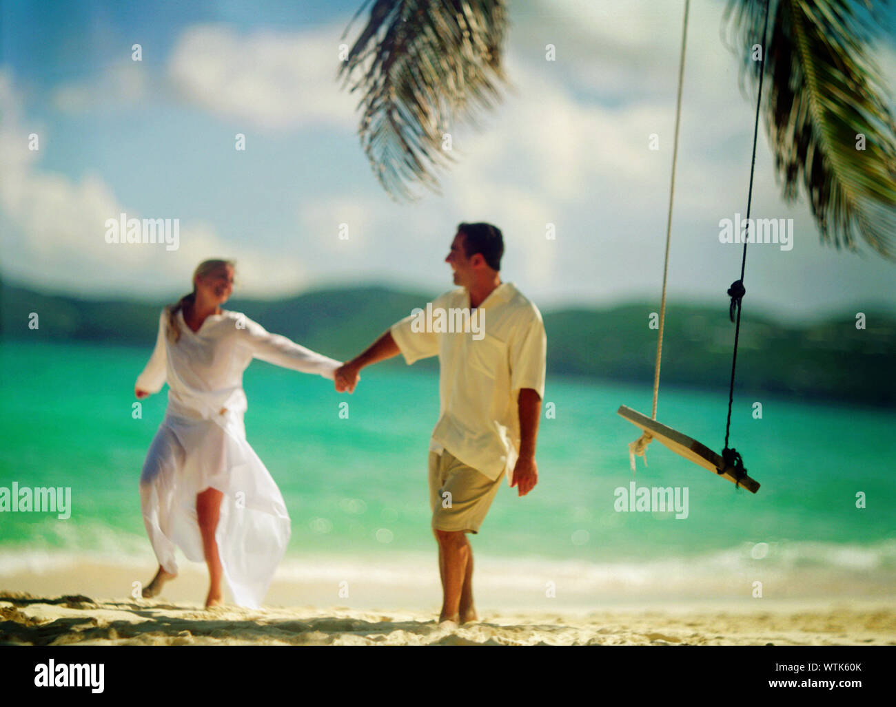 Full body romantic couple hi-res stock photography and images - Alamy