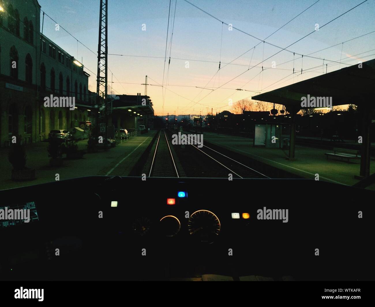 Train station dusk hi-res stock photography and images - Alamy