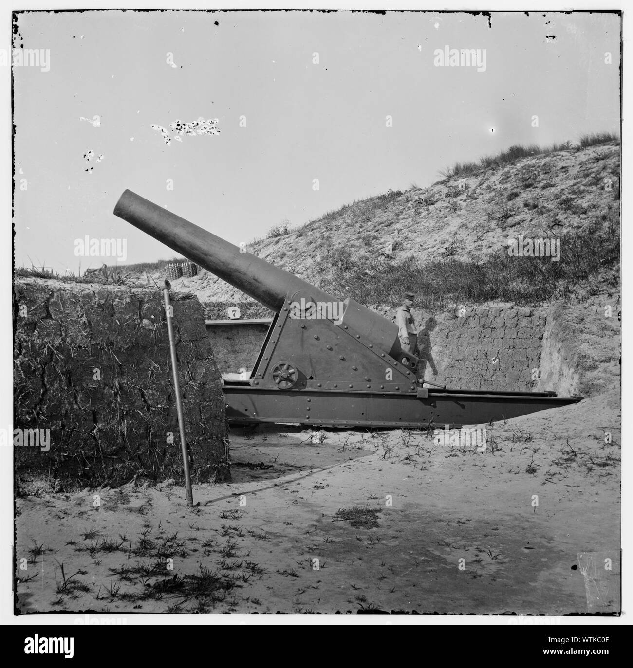 Morris Island, S.C. Interior view with another mounted gun, Fort Putnam ...