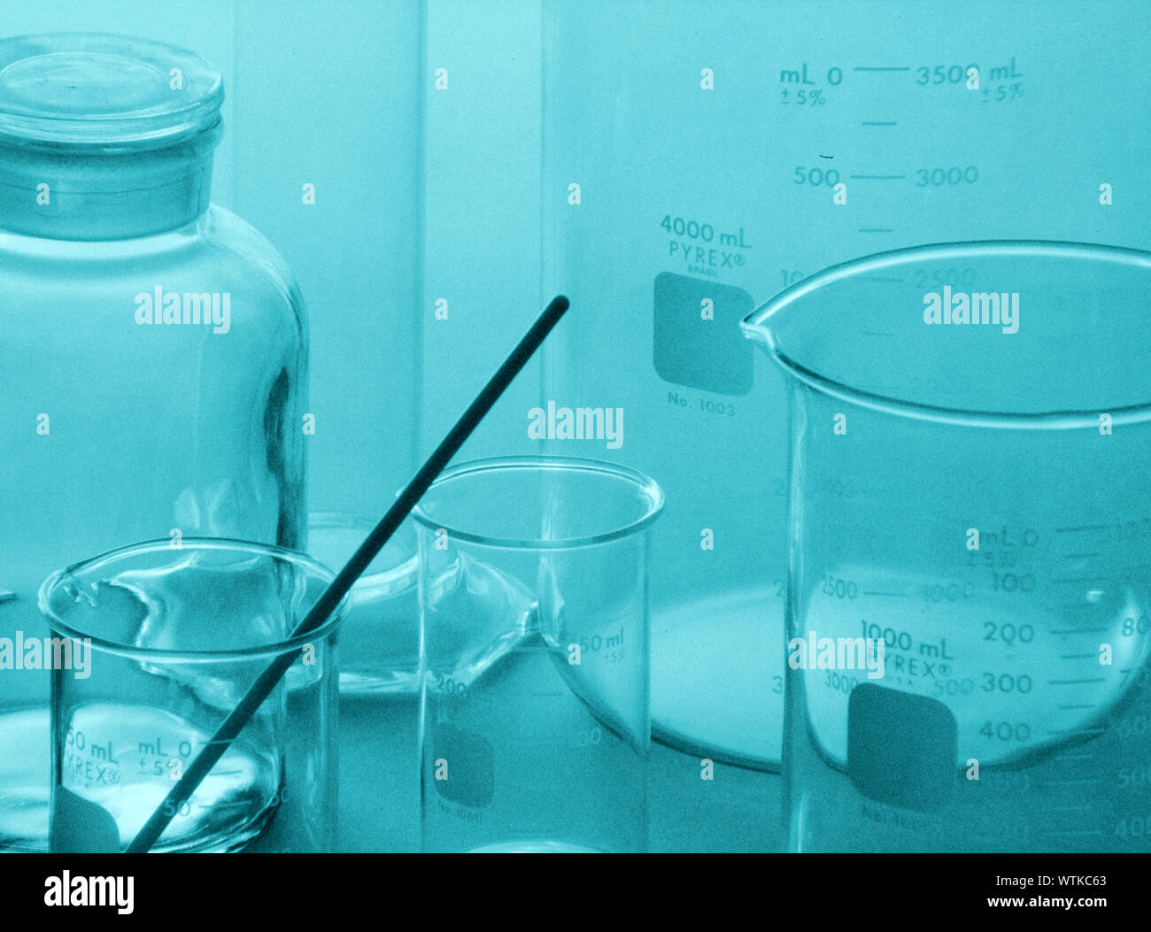 Measuring laboratory hi-res stock photography and images - Alamy