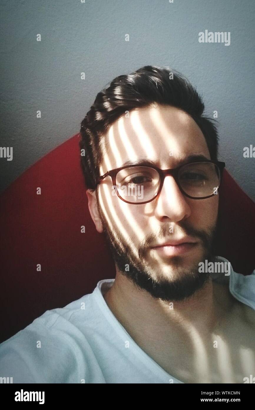 Shadow face man hi-res stock photography and images - Alamy