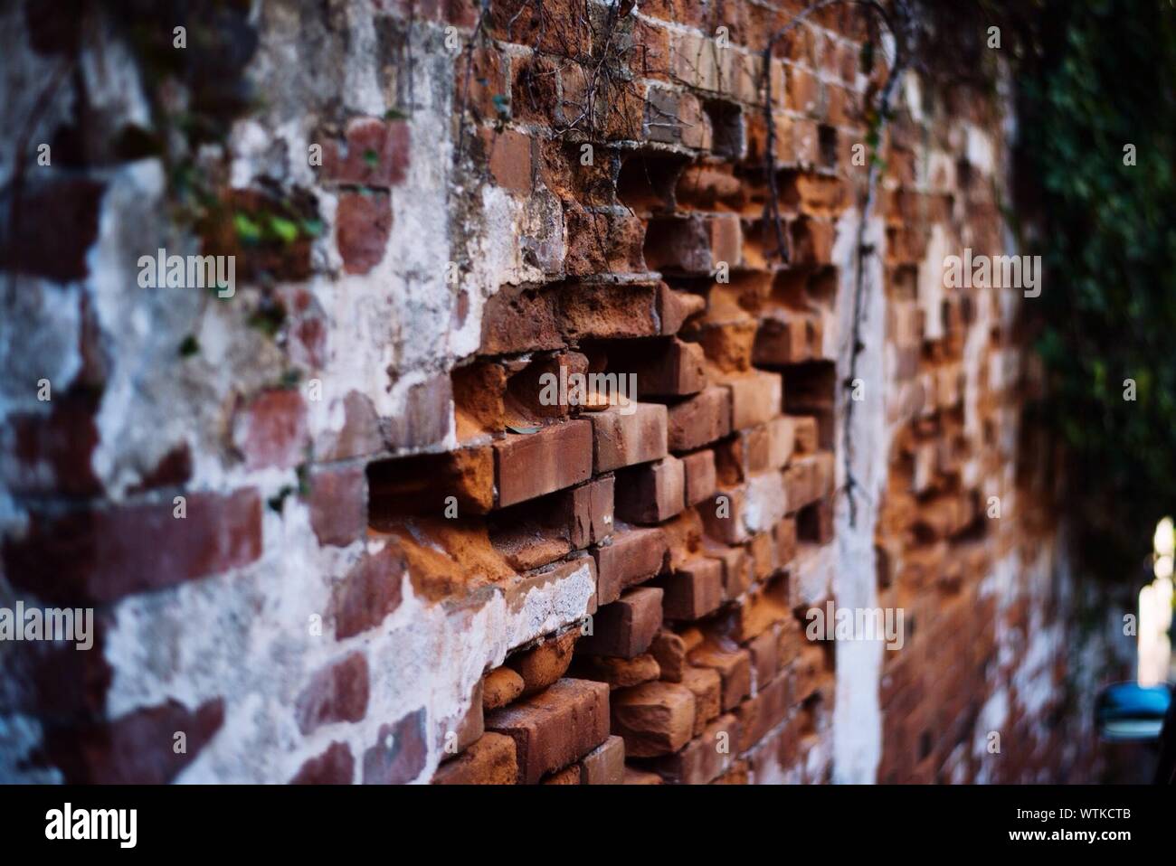 Weathered brick hi-res stock photography and images - Alamy
