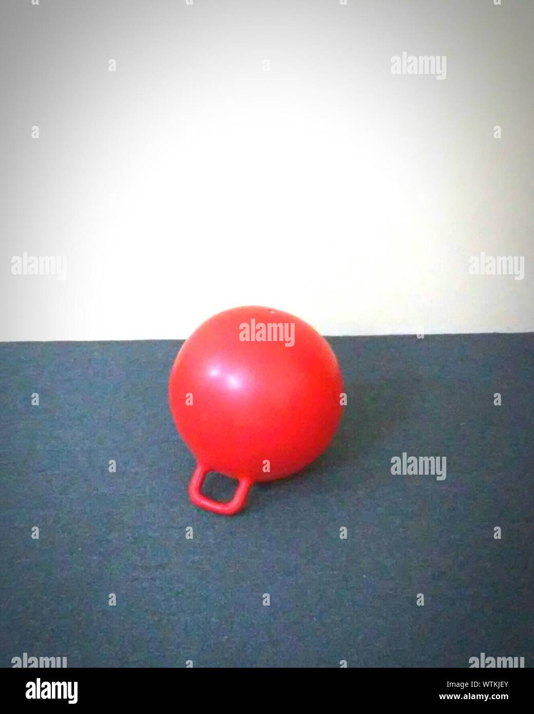 Circular red table hi-res stock photography and images - Alamy