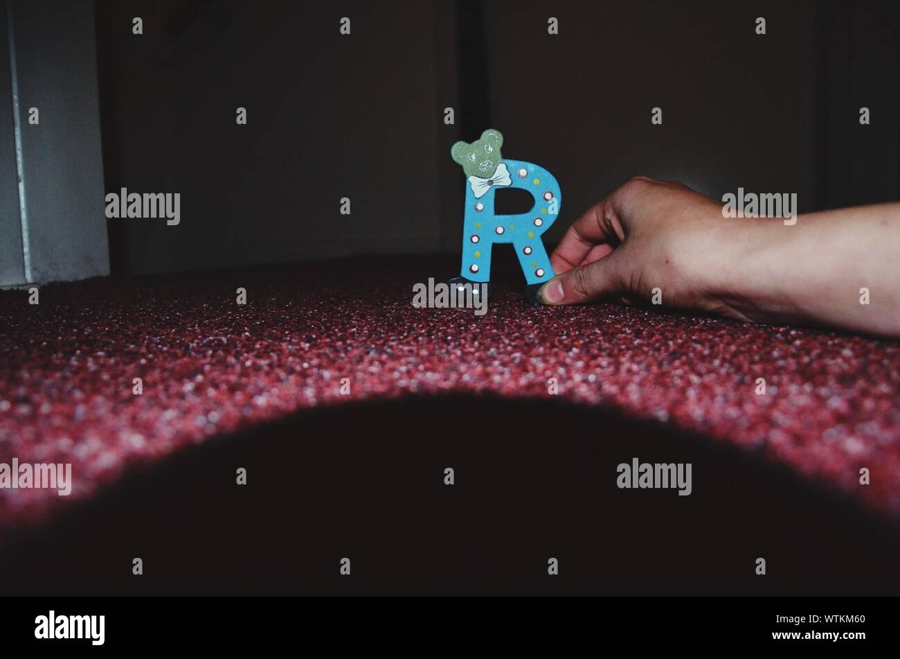 Hand r hi-res stock photography and images - Alamy