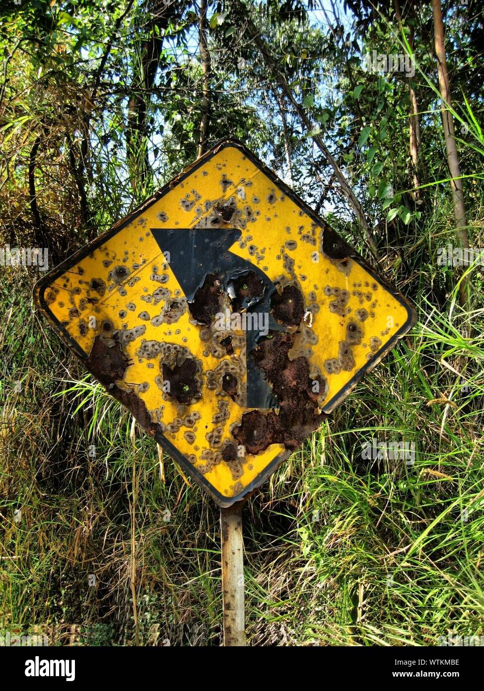 Damaged warning sign hi-res stock photography and images - Alamy