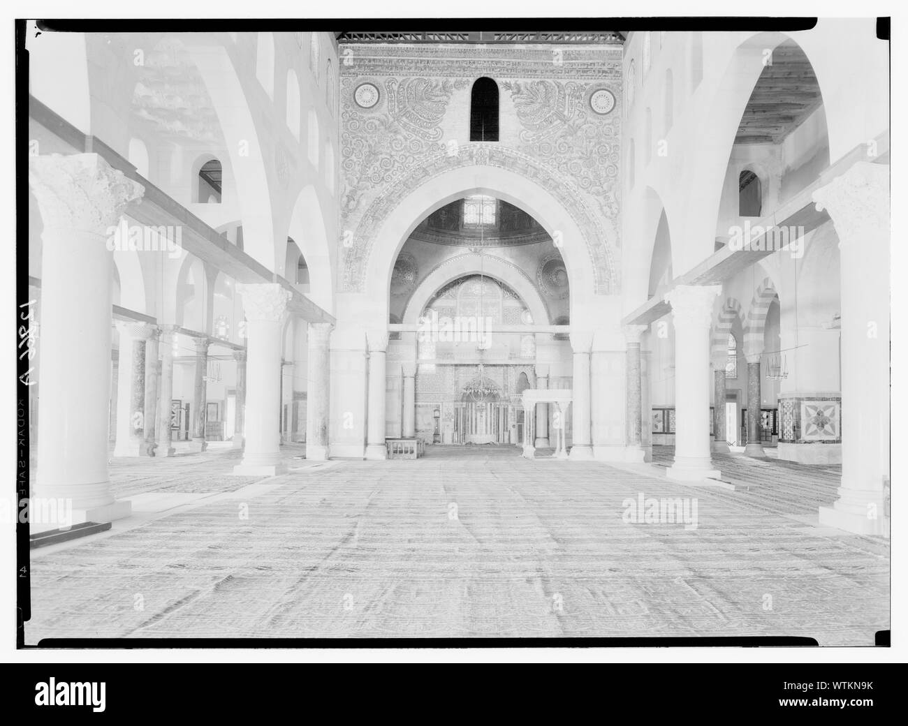 Mosque interior design Cut Out Stock Images & Pictures - Alamy