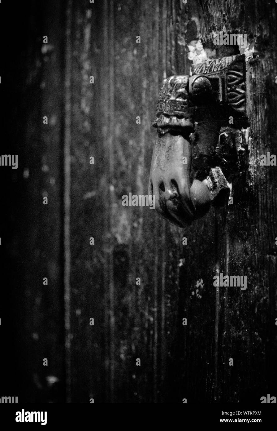 Hand on door handle hi-res stock photography and images - Alamy