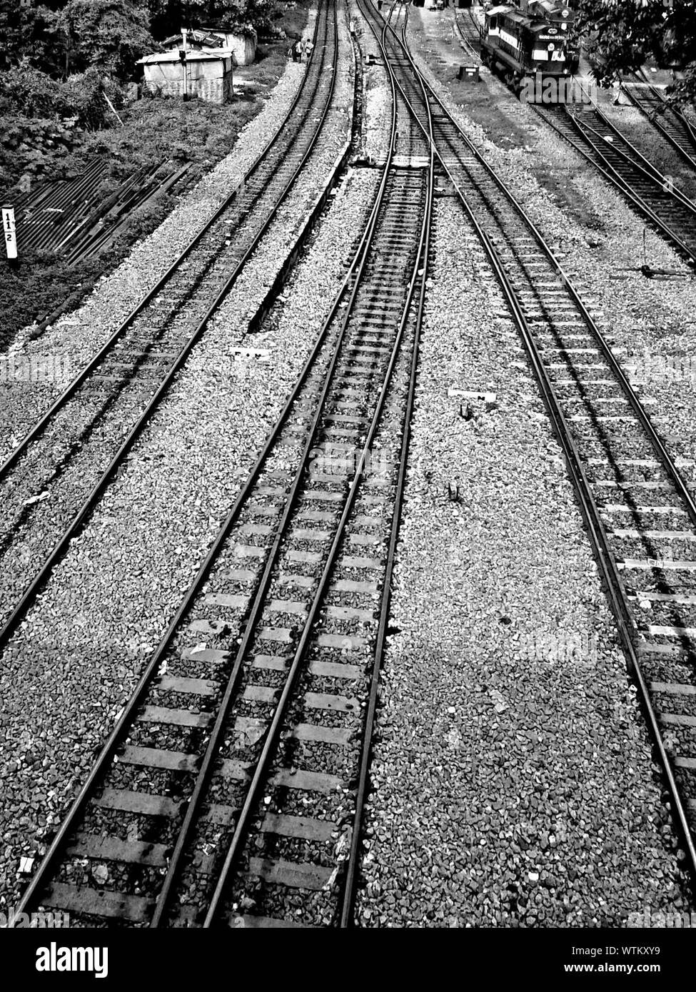 Railroad intersection tracks train Black and White Stock Photos ...